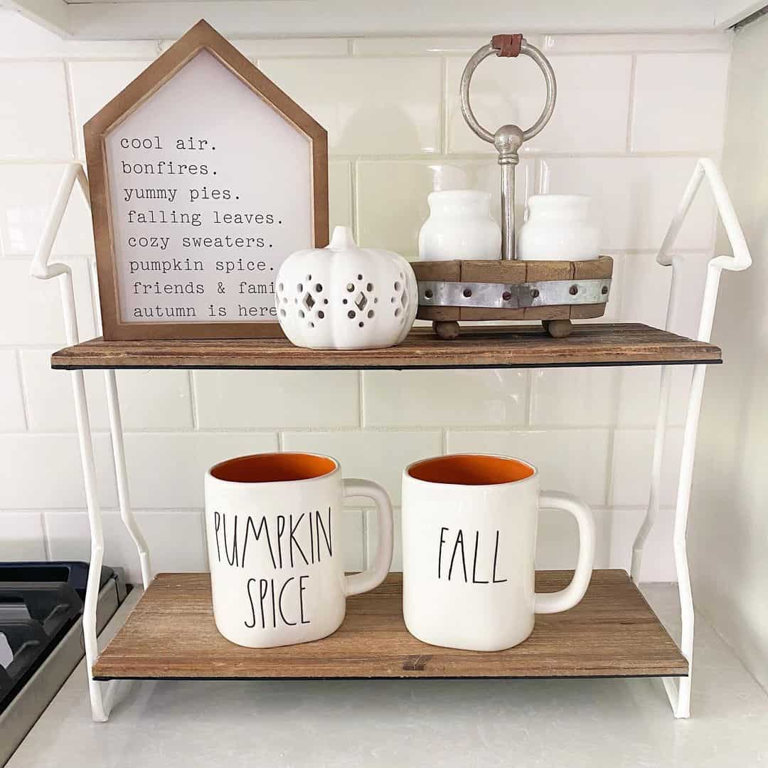 30 Gorgeous Examples of Fall Tiered Tray Décor