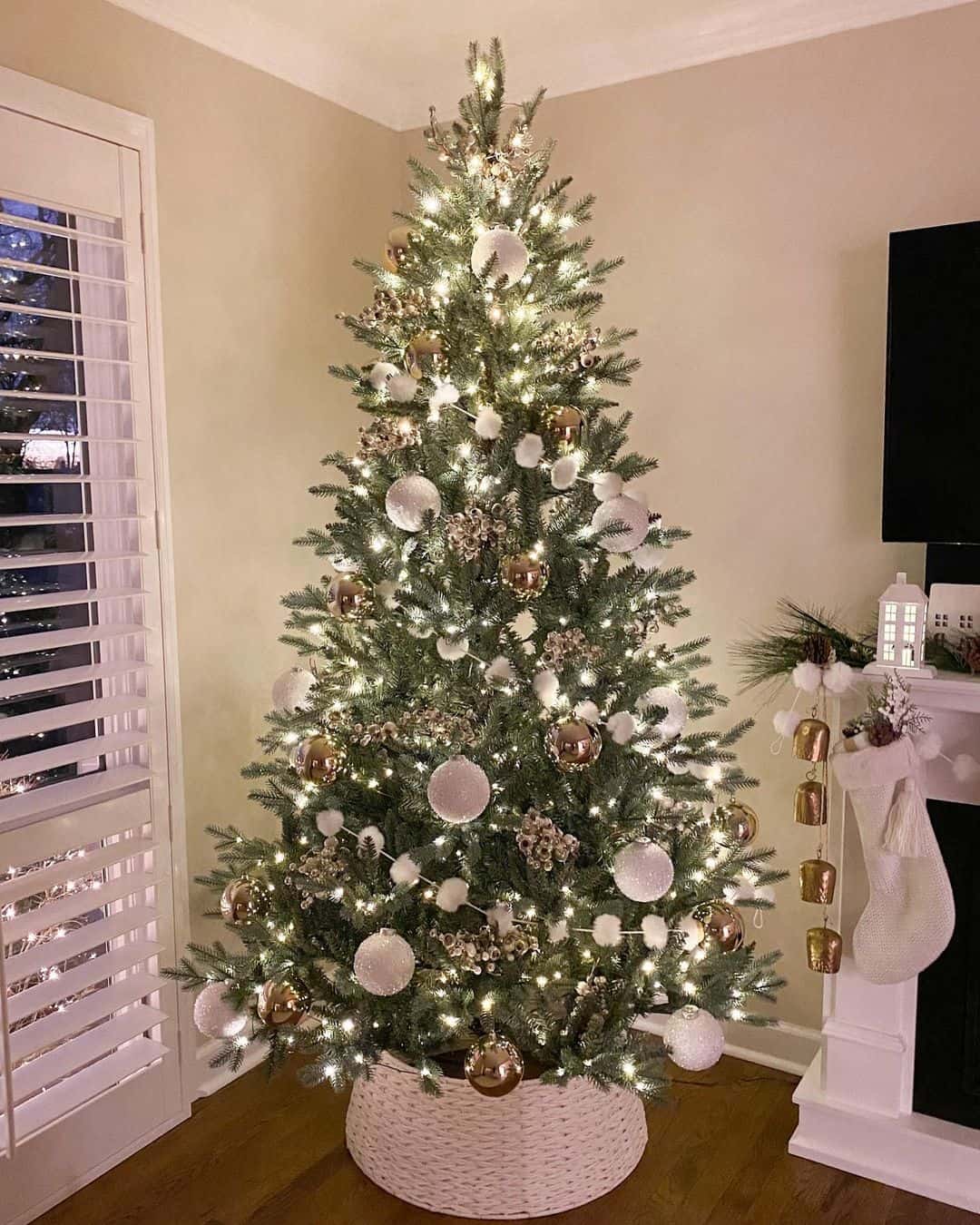 39 Woven Tree Collar Ideas for the Modern Christmas Tree