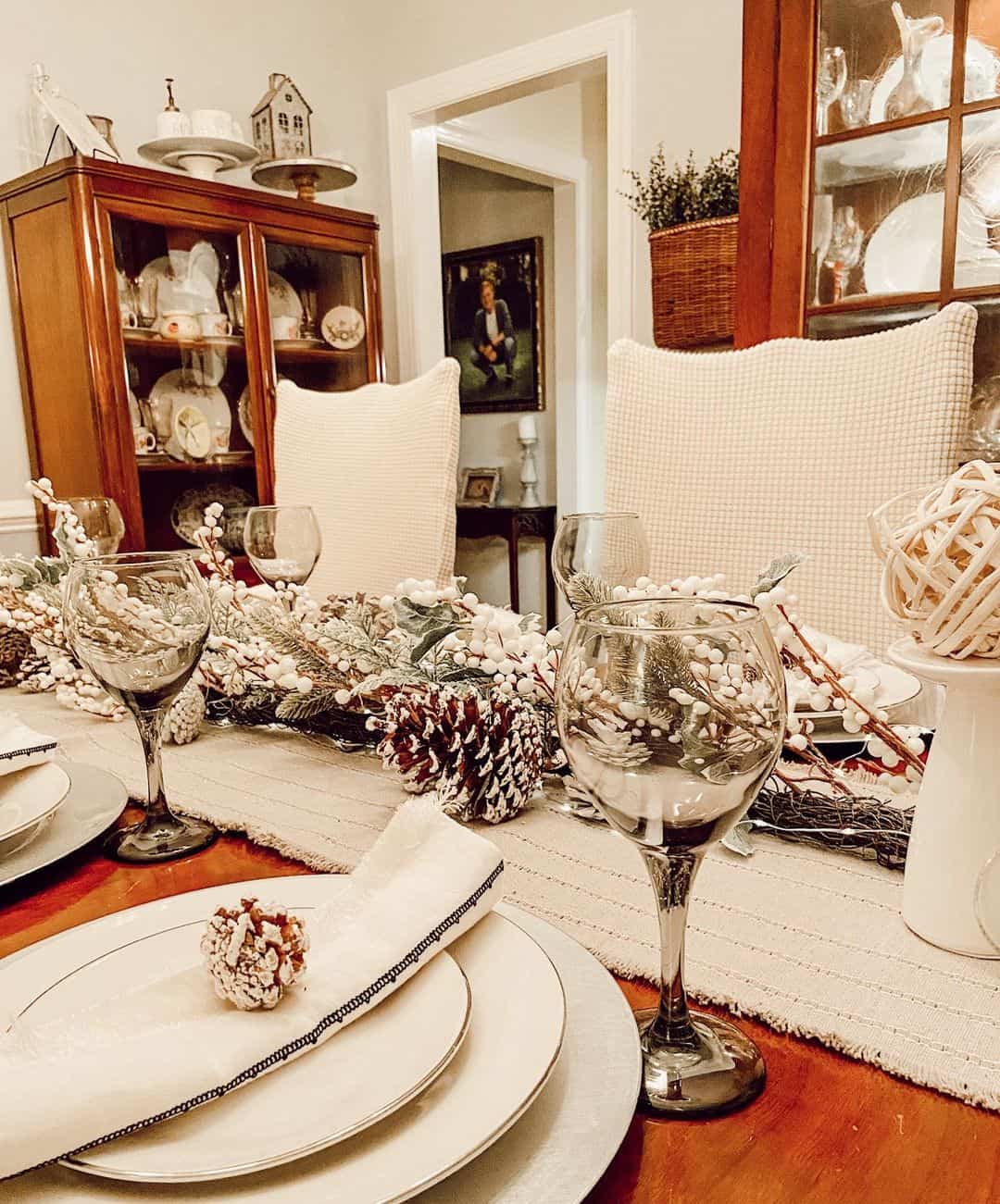 Stunning Neutral Tablescape - Soul & Lane