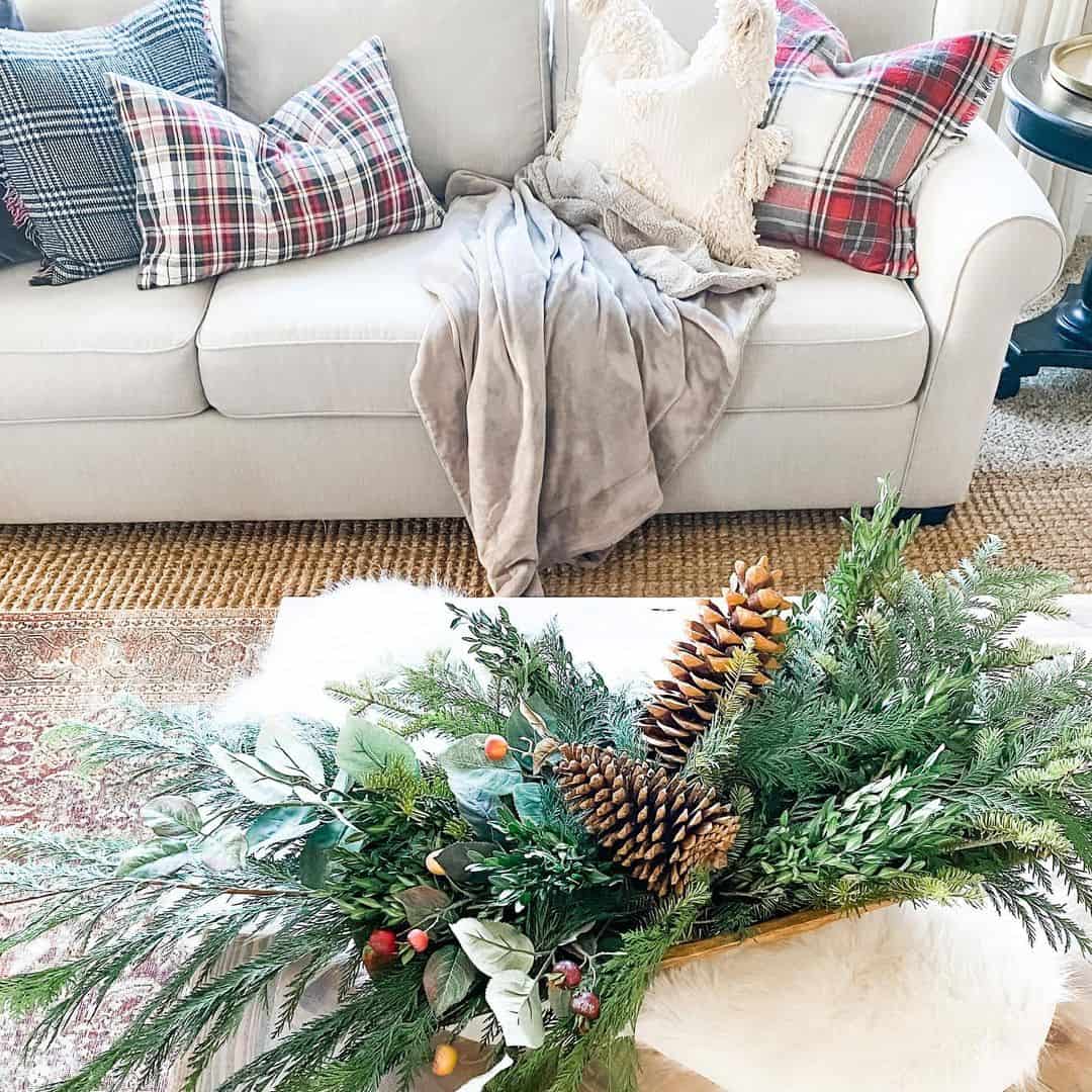 35 Pine Cone Table Decorations to Inspire Alpine Chic