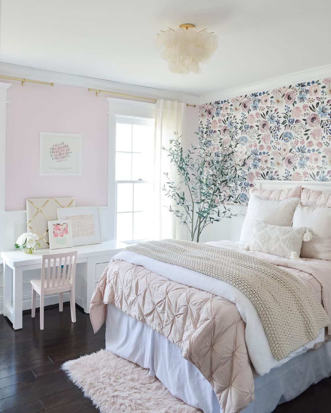 Tween Girl's Summer Florals Wallpaper - Soul & Lane