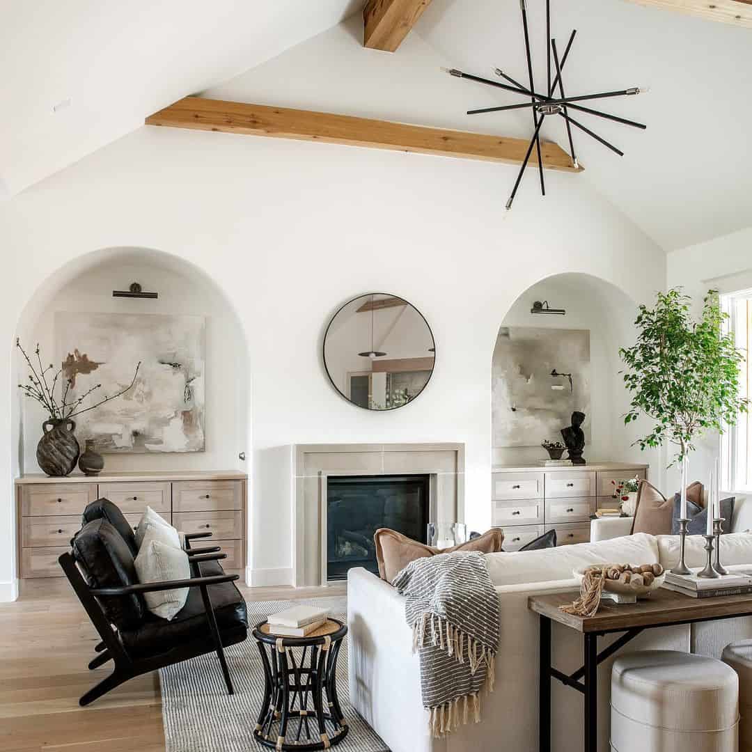 20 Examples of Tall Wall Décor That Will Excite You