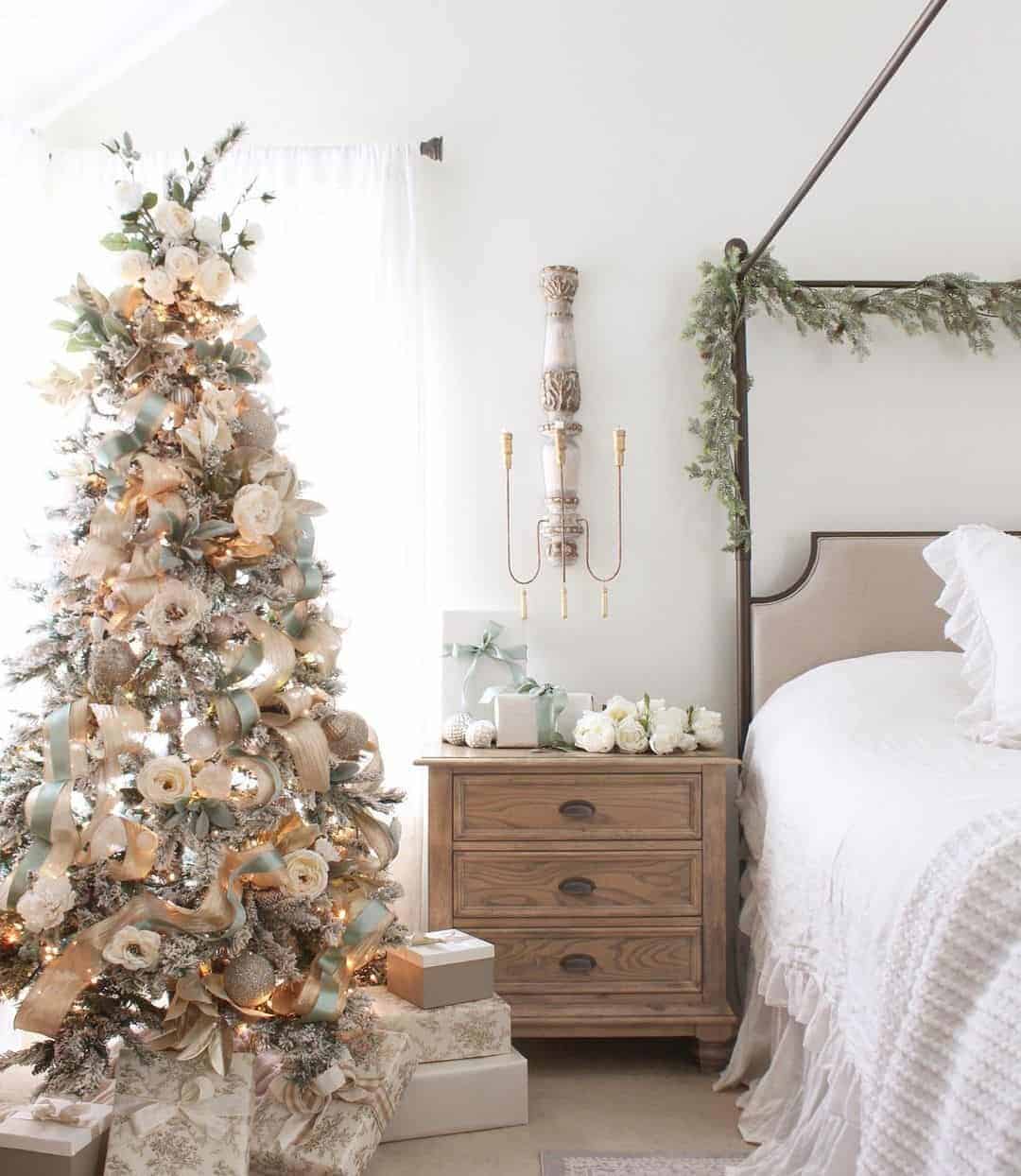 29 Christmas Tree Topper Ideas For Your Tree This Year