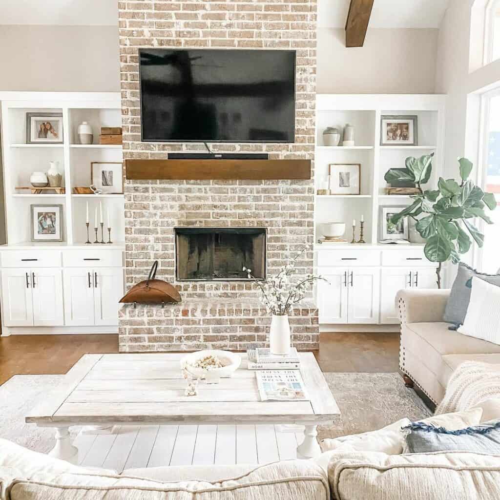 35 Fireplace Wall Ideas with TV to Create Viewing Magic