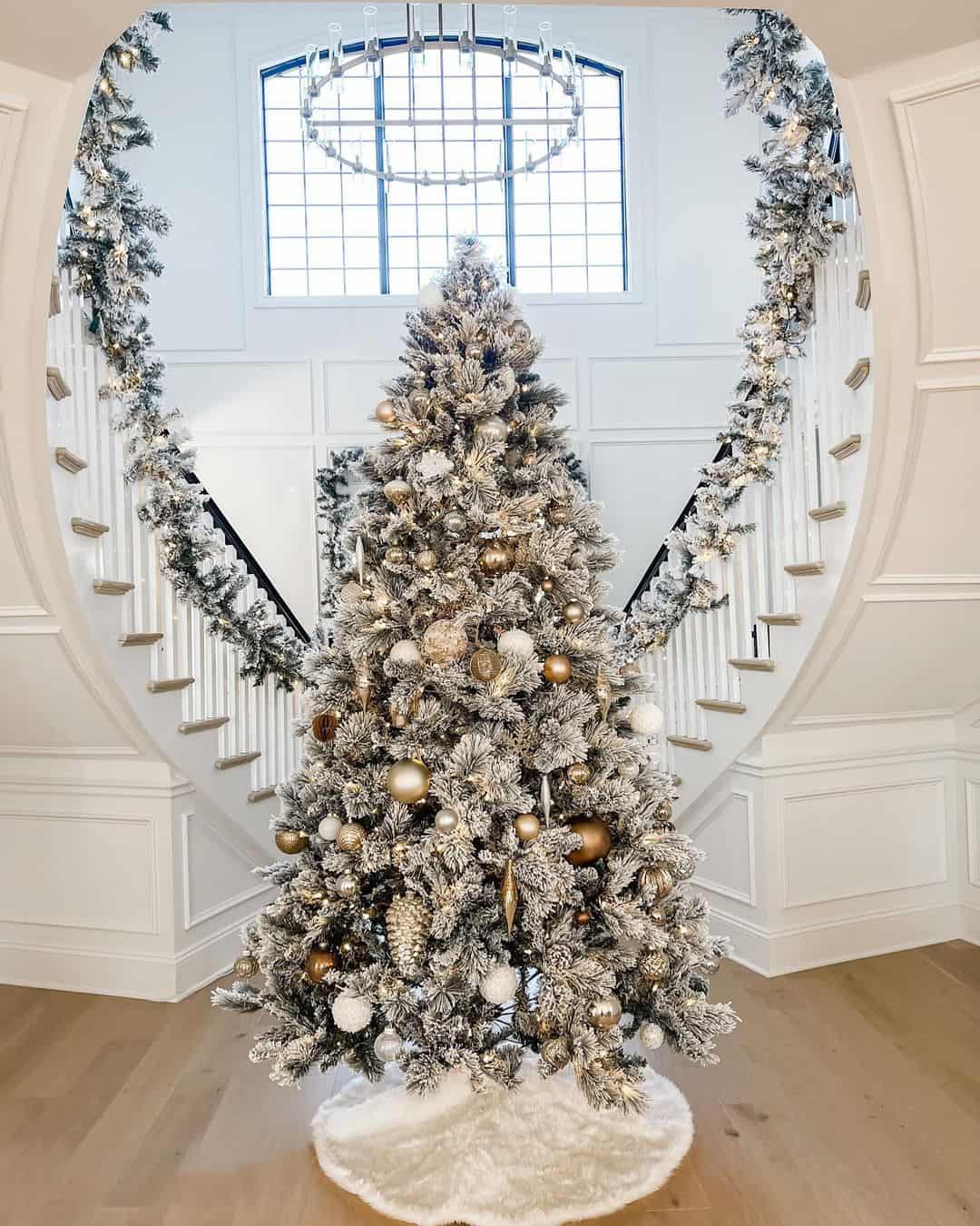40 Faux Fur Tree Skirt Ideas for Luxe Winter Styling