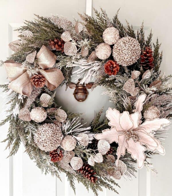 32 Winter Door Decorations to Make a Superb Entrance