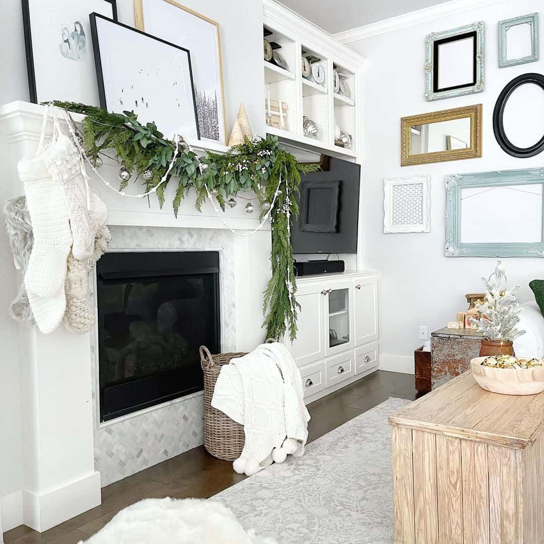 Arrangement of Frames Used as Wall Décor - Soul & Lane