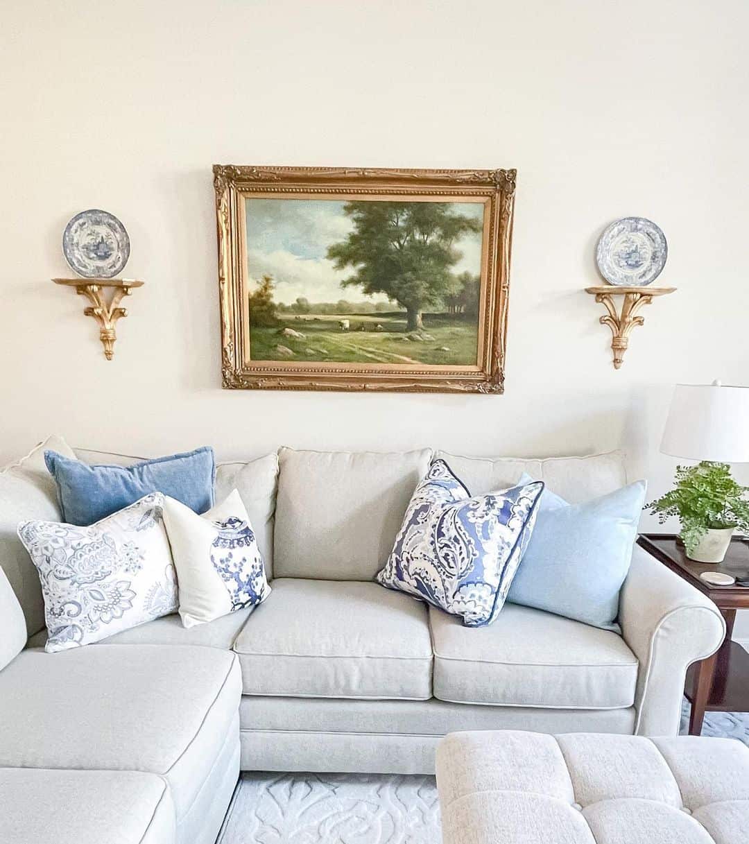 21 Examples of Blue Wall Décor That Are Simply Charming