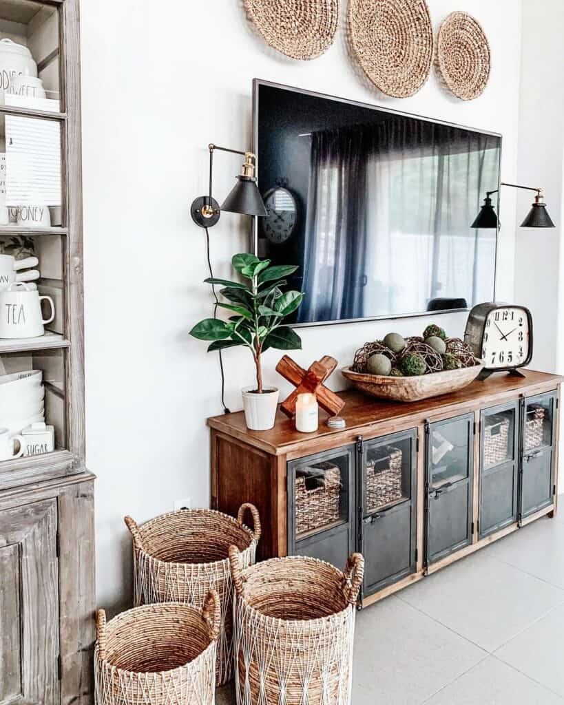 33 Black and Gold Light Fixture Ideas for Perfect Lighting