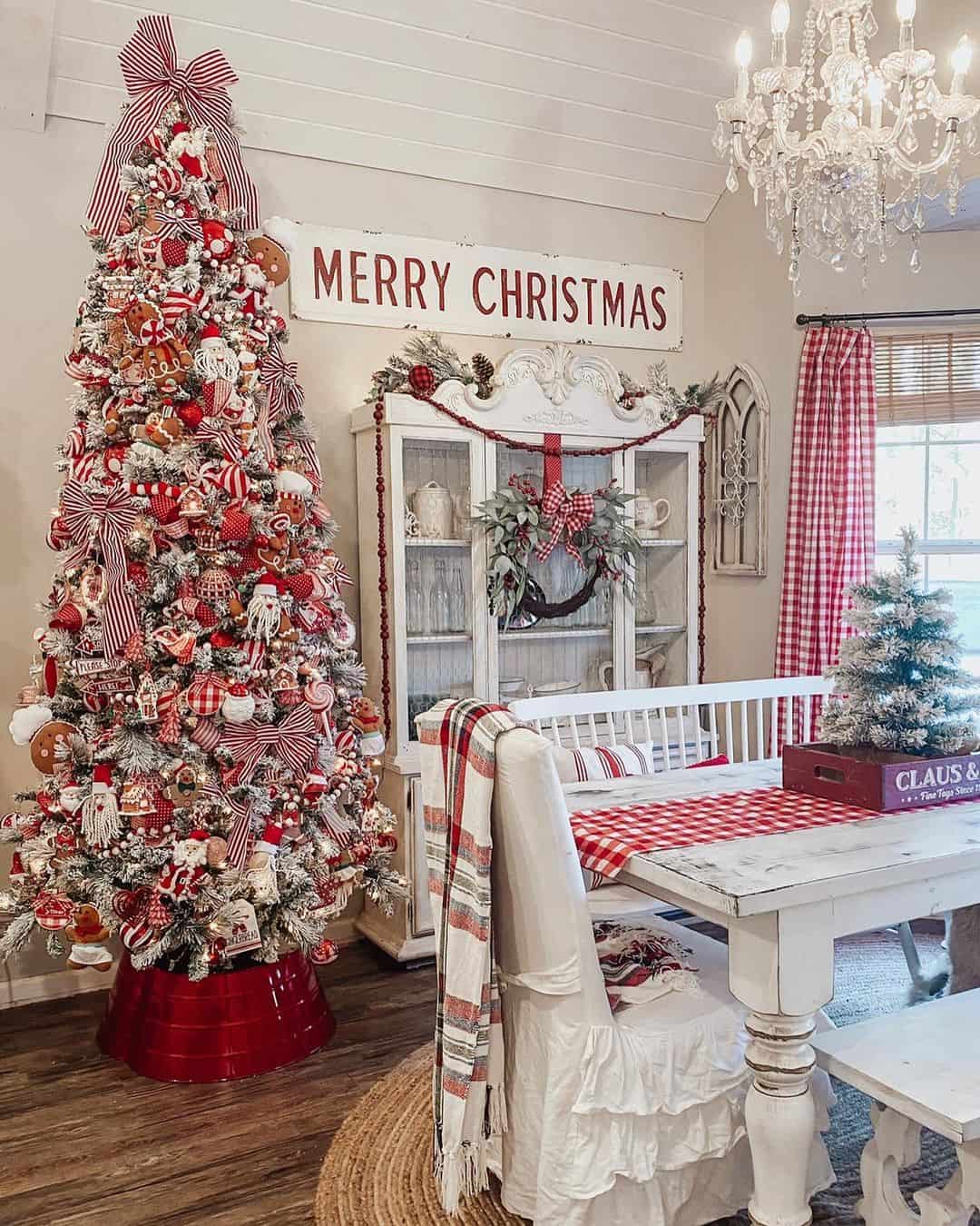 Candy Cane-Themed Christmas Décor - Soul & Lane