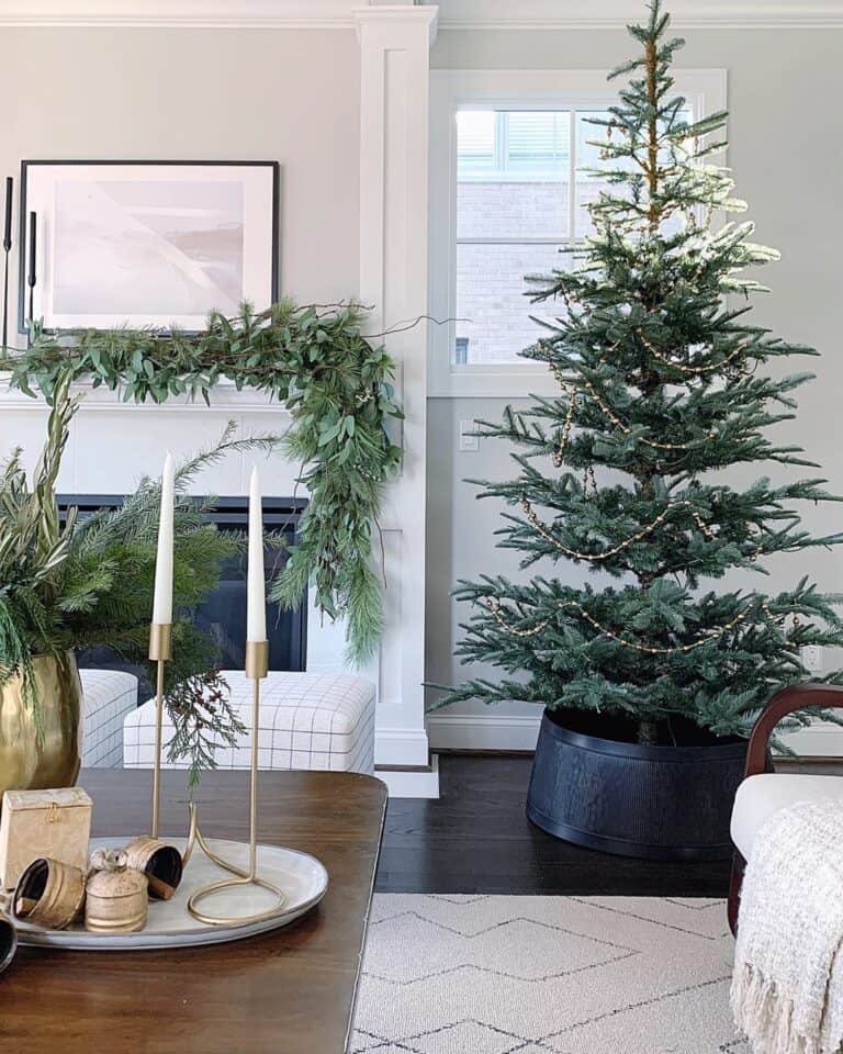 12 Black Tree Collar Ideas for Your Christmas Tree