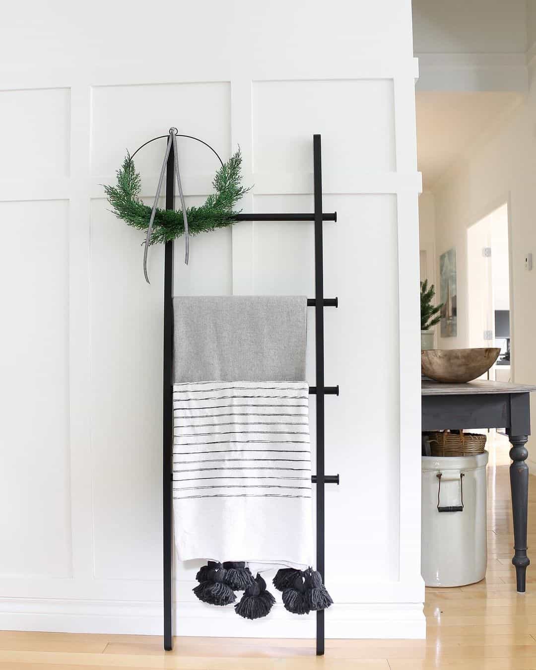 33 Stylish Farmhouse Blanket Ladder Ideas You'll Love
