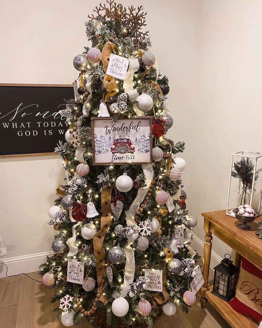 35 Festive Ways to Use Snowflake Christmas Ornaments