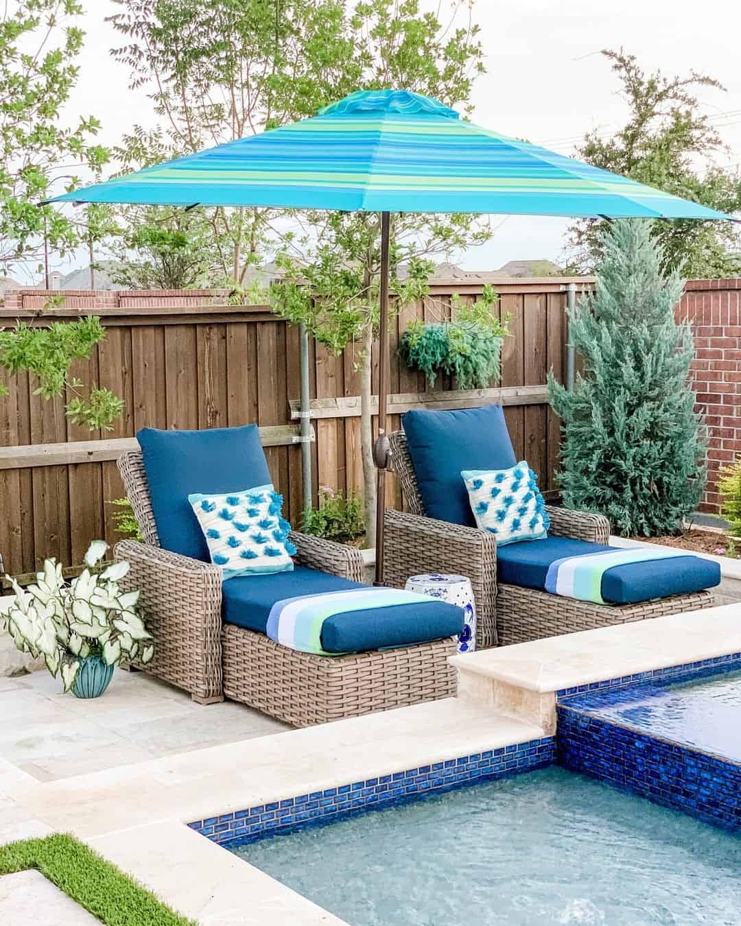 12 Creative Ways to Use Blue Tile in Your Space