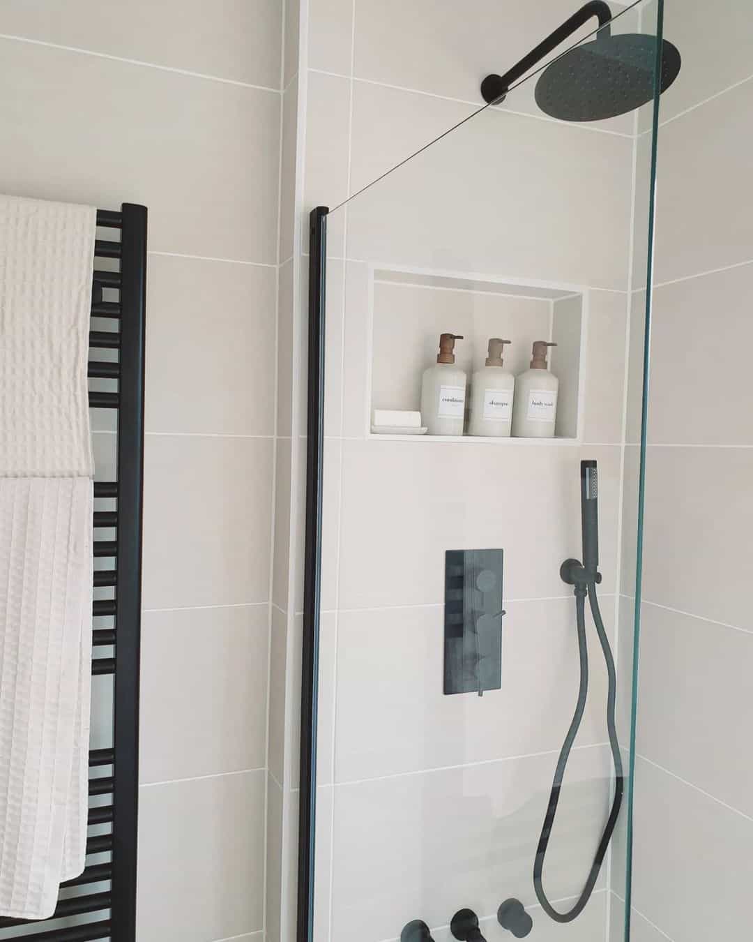 22 Luxurious Doorless Shower Ideas To Install In Your Bathroom