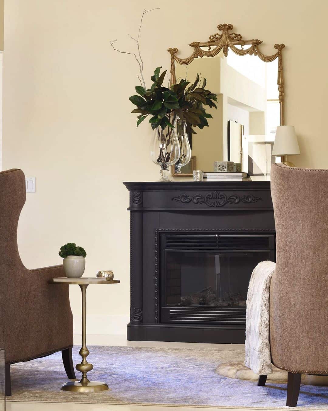 Elegant Pedestal Table for Sitting Area - Soul & Lane