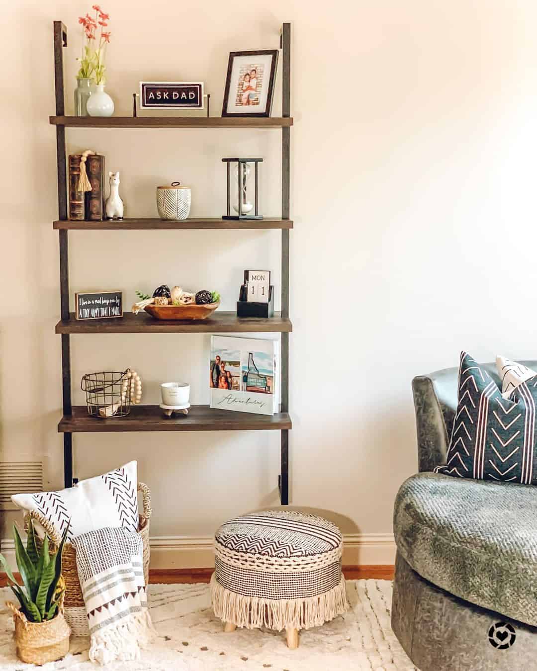 29 Stunning Ways To Decorate a Minimalist Bookshelf