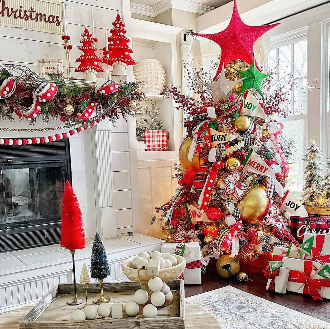 27 Timeless Plaid Christmas Trees for Instant Warmth and Cheer