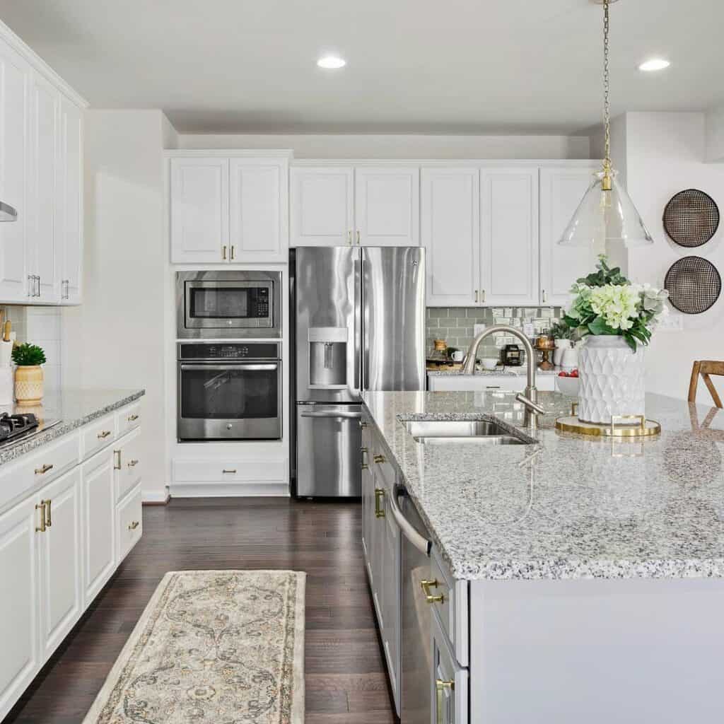 28 Backsplash Ideas for White Cabinets and Granite Countertops