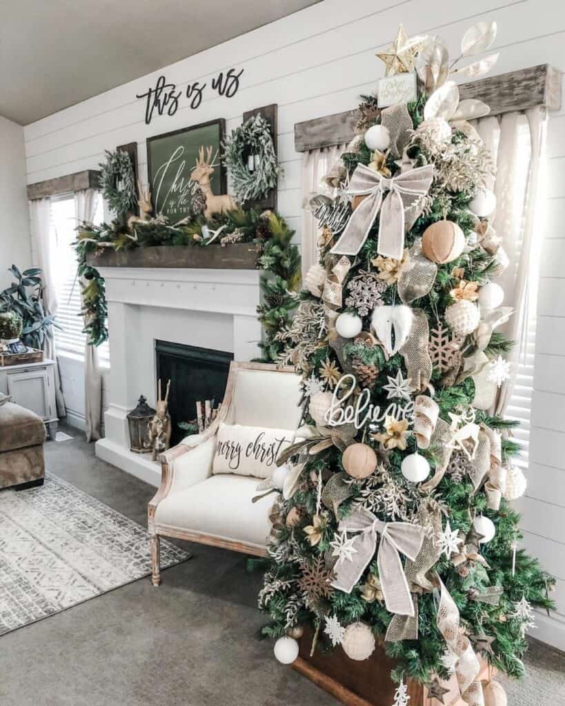 28 Ways You Can Use Christmas Tree Bows in Your Holiday Home