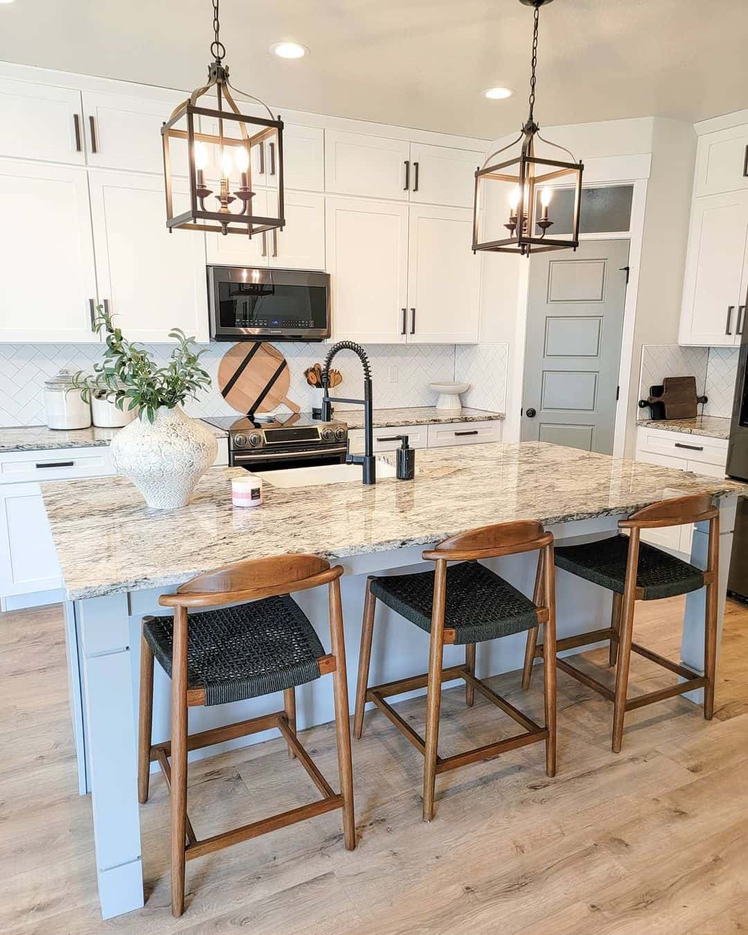 29 Pantry Door Ideas To Make Your Kitchen Stand Out