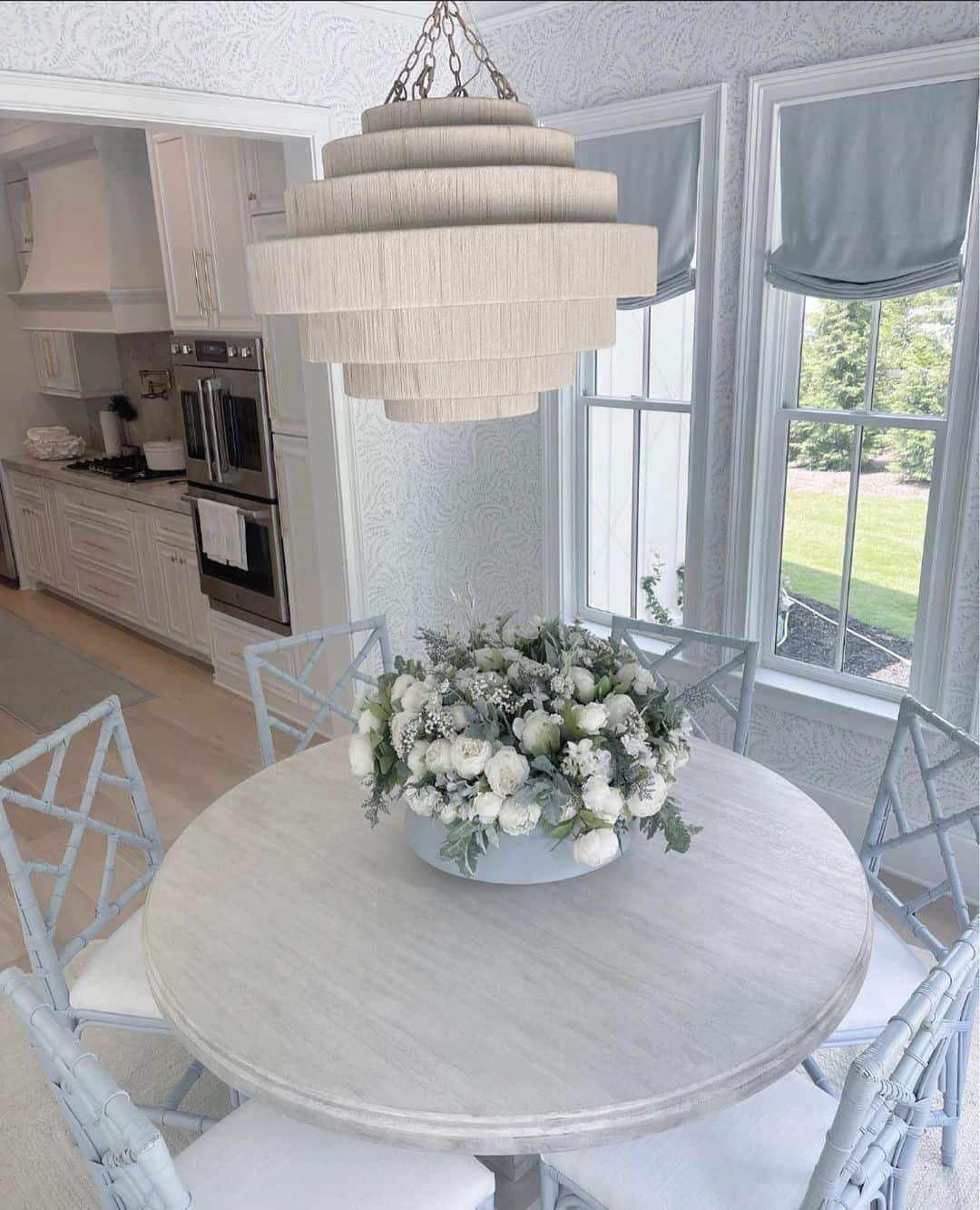 30 Spectacular Round Dining Table Centerpiece Ideas to Enhance Your Home