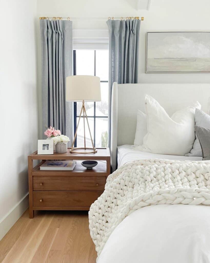35 Wide Nightstands for an Unforgettable Farmhouse Bedroom