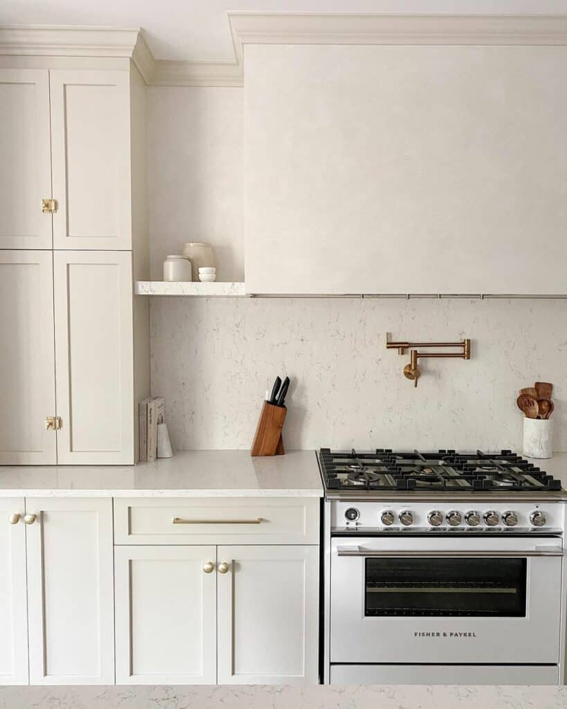 28 Stunning Kitchen Hardware Ideas To Elevate Your Cabinets