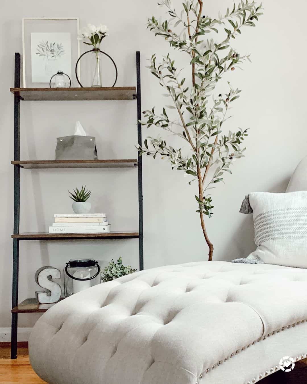 29 Stunning Ways To Decorate a Minimalist Bookshelf