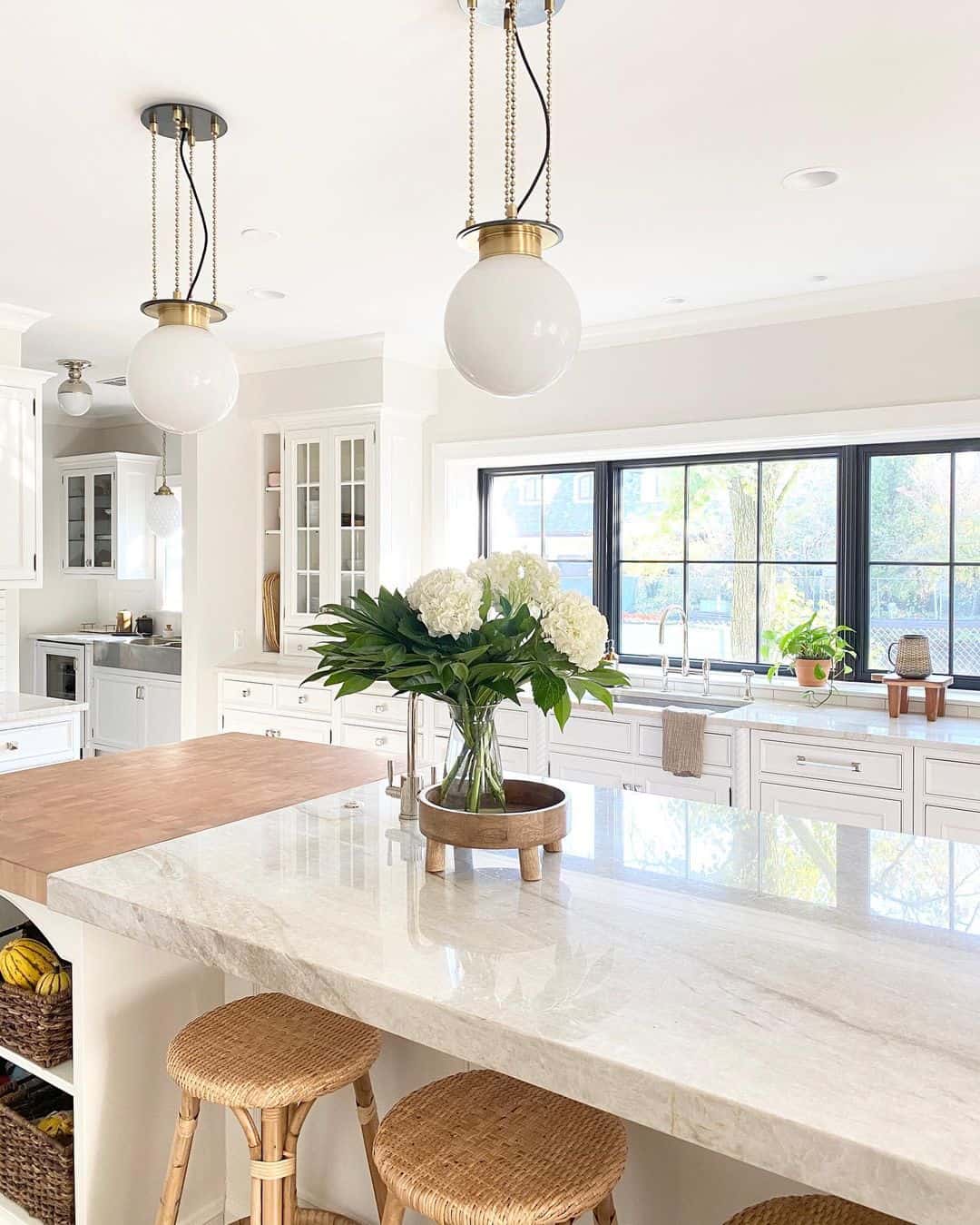 30 Modern Window Trim Ideas for Bright and Eye-Catching Spaces