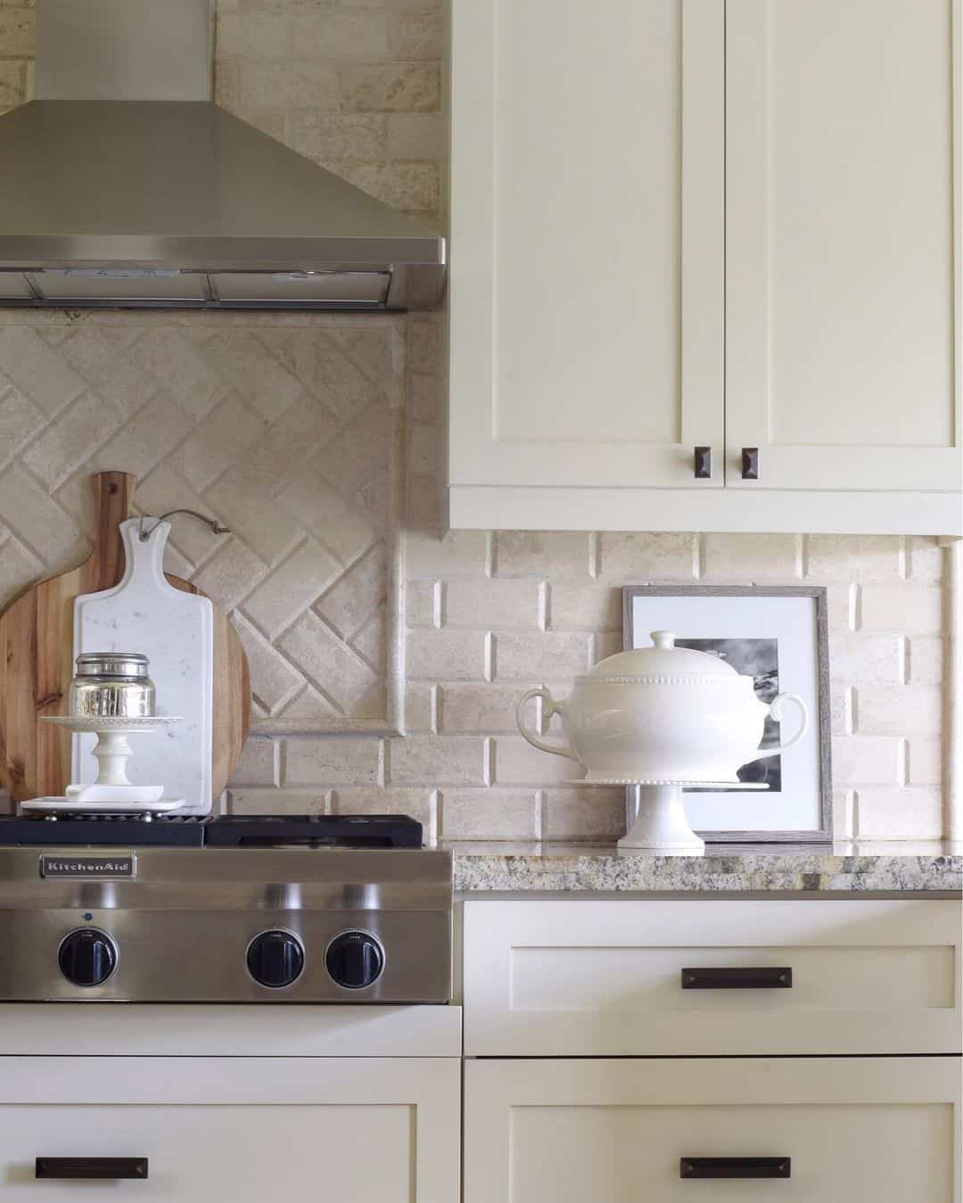 Neutral Tile With Picture Frame Accent - Soul & Lane