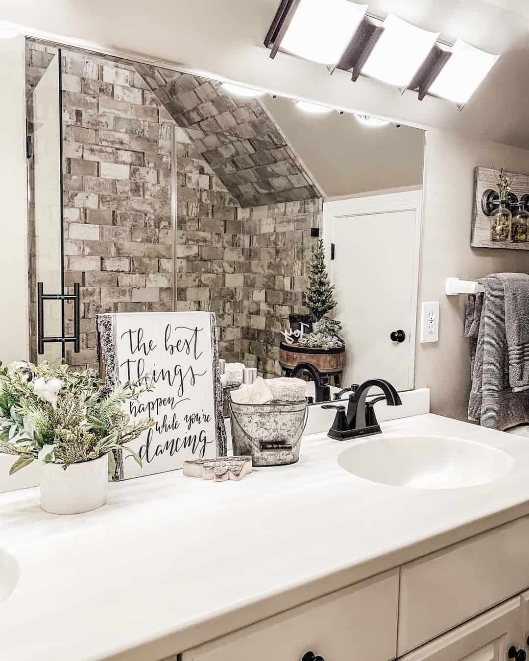21 Shower Door Ideas To Transform Your Bathroom