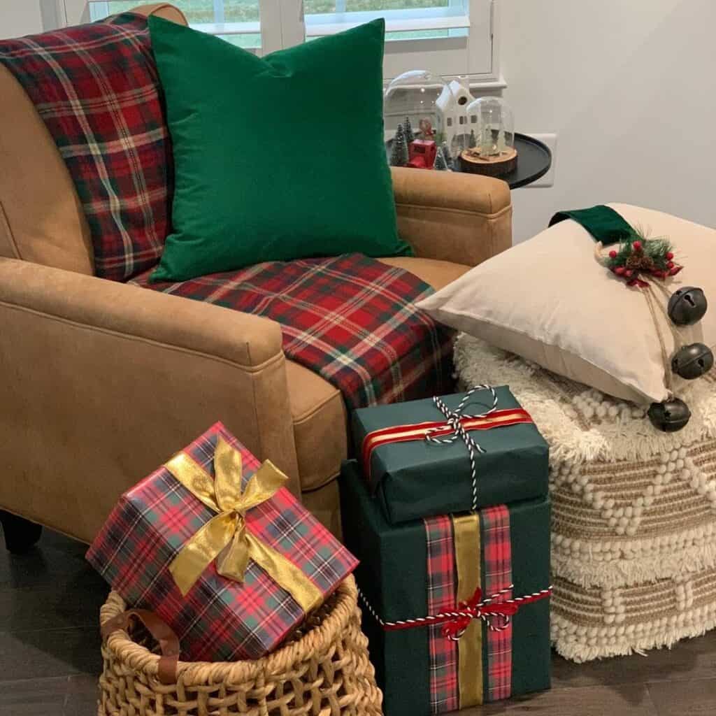 31 Cheerful Plaid Christmas Décor Ideas for Your Holiday Home