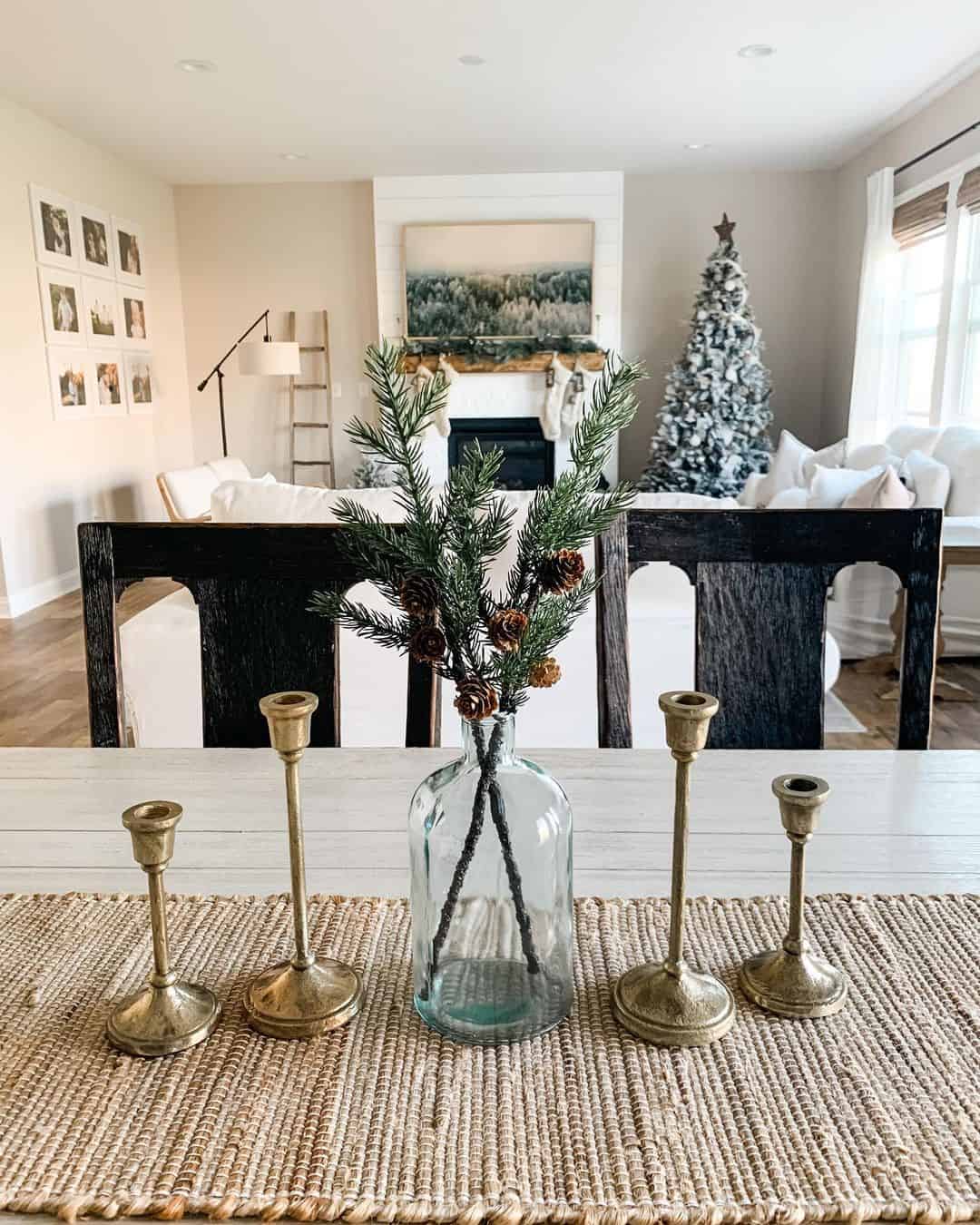 Simple Christmas Table Décor - Soul & Lane
