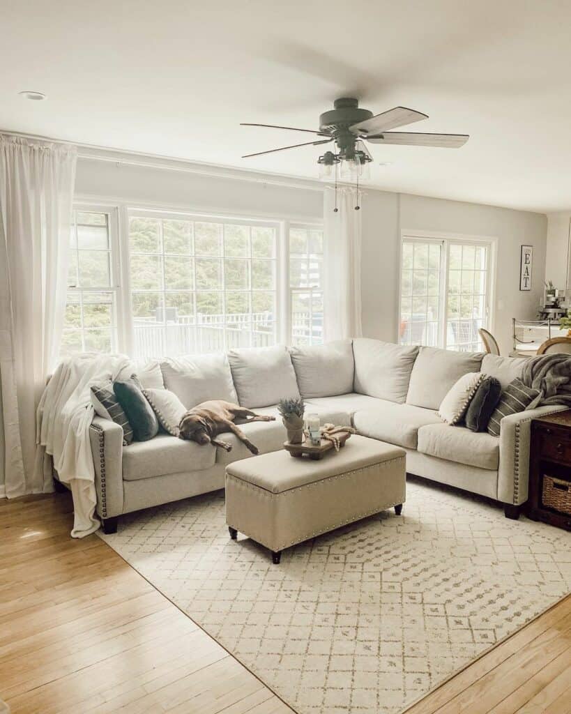 34 Noteworthy Wood Flooring Ideas for Living Rooms