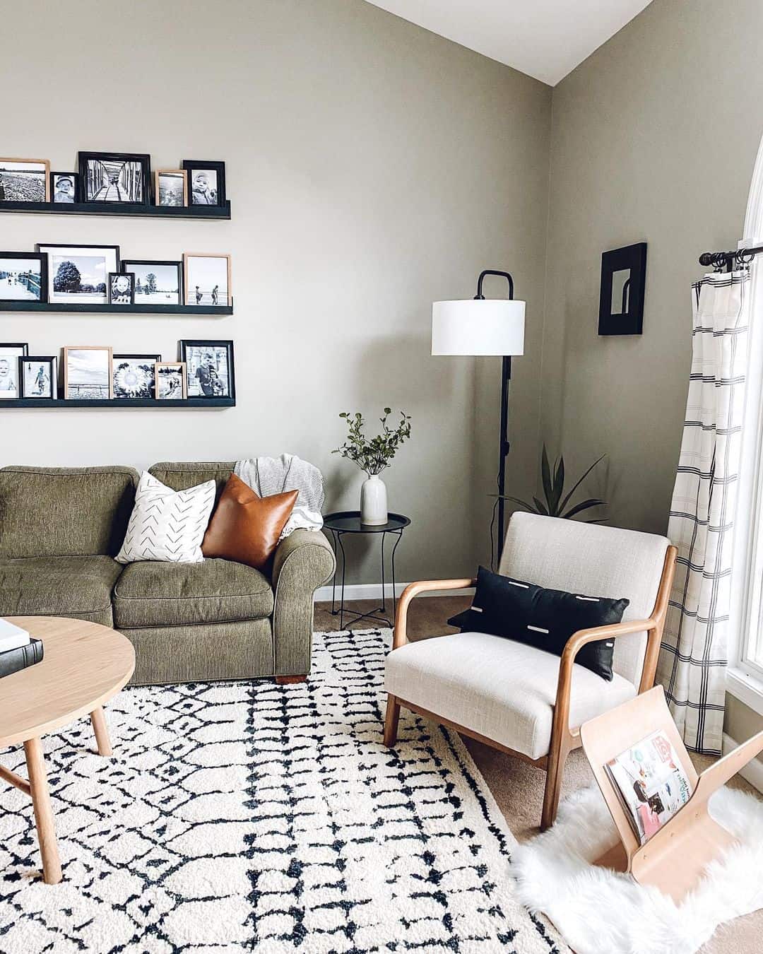 35 Picture Ledge Ideas to Put Your Wall in Focus