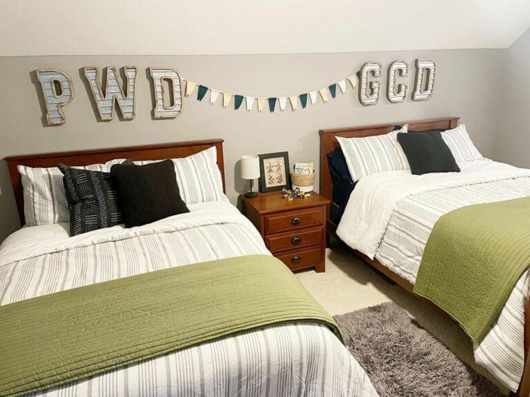 16 Arrangement Ideas for Two Beds in One Small Room