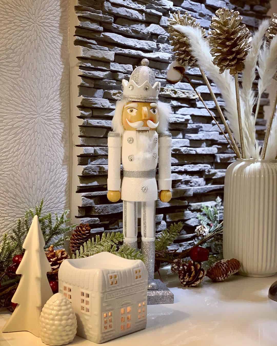 33 Ideas to Incorporate Nutcrackers into Your Christmas Display