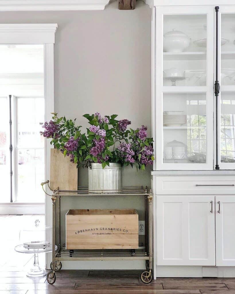 20 Charming Farmhouse Bar Cart Ideas for Added Glam
