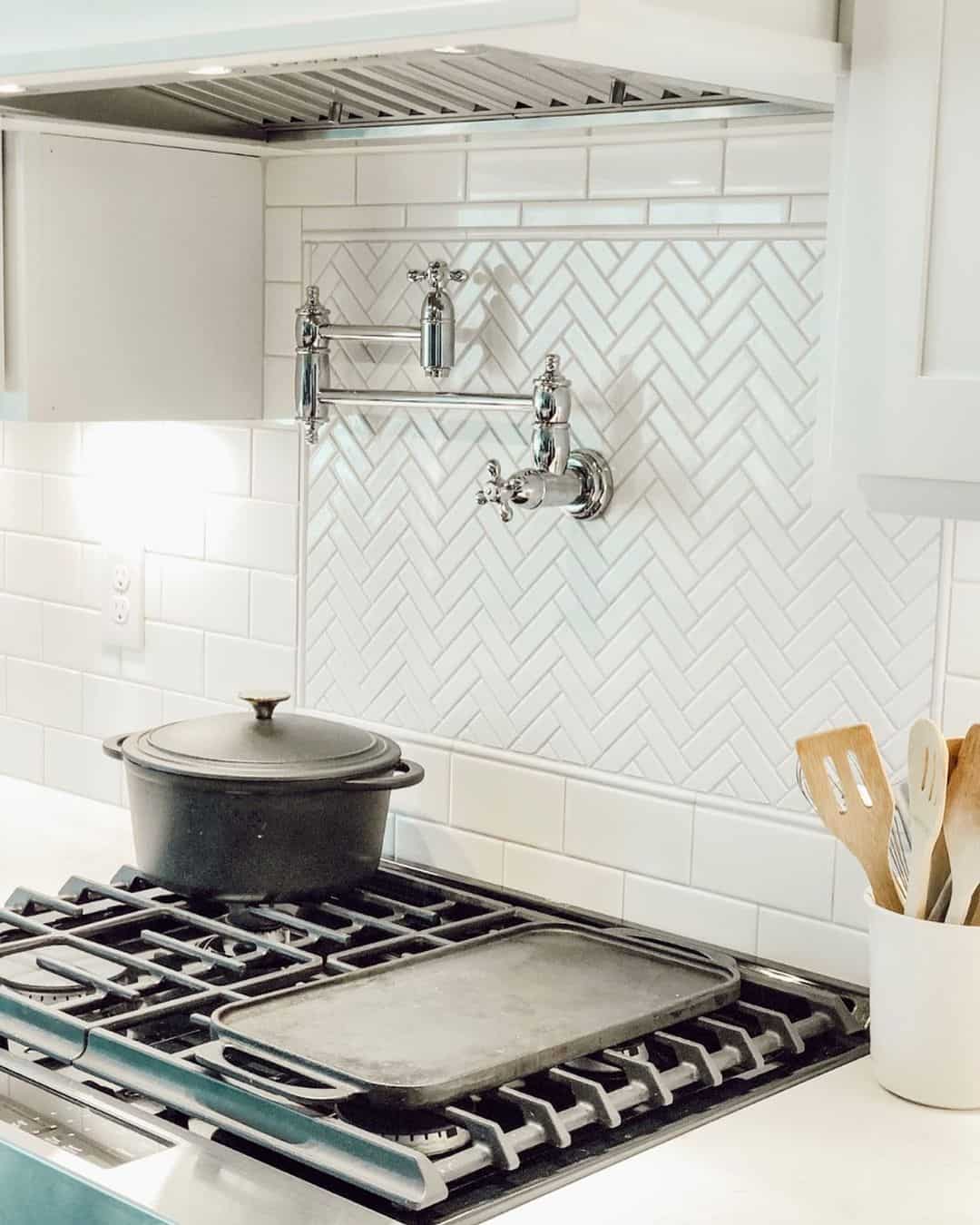 19 Accent Tile Above Range Ideas That Make a Bold Statement