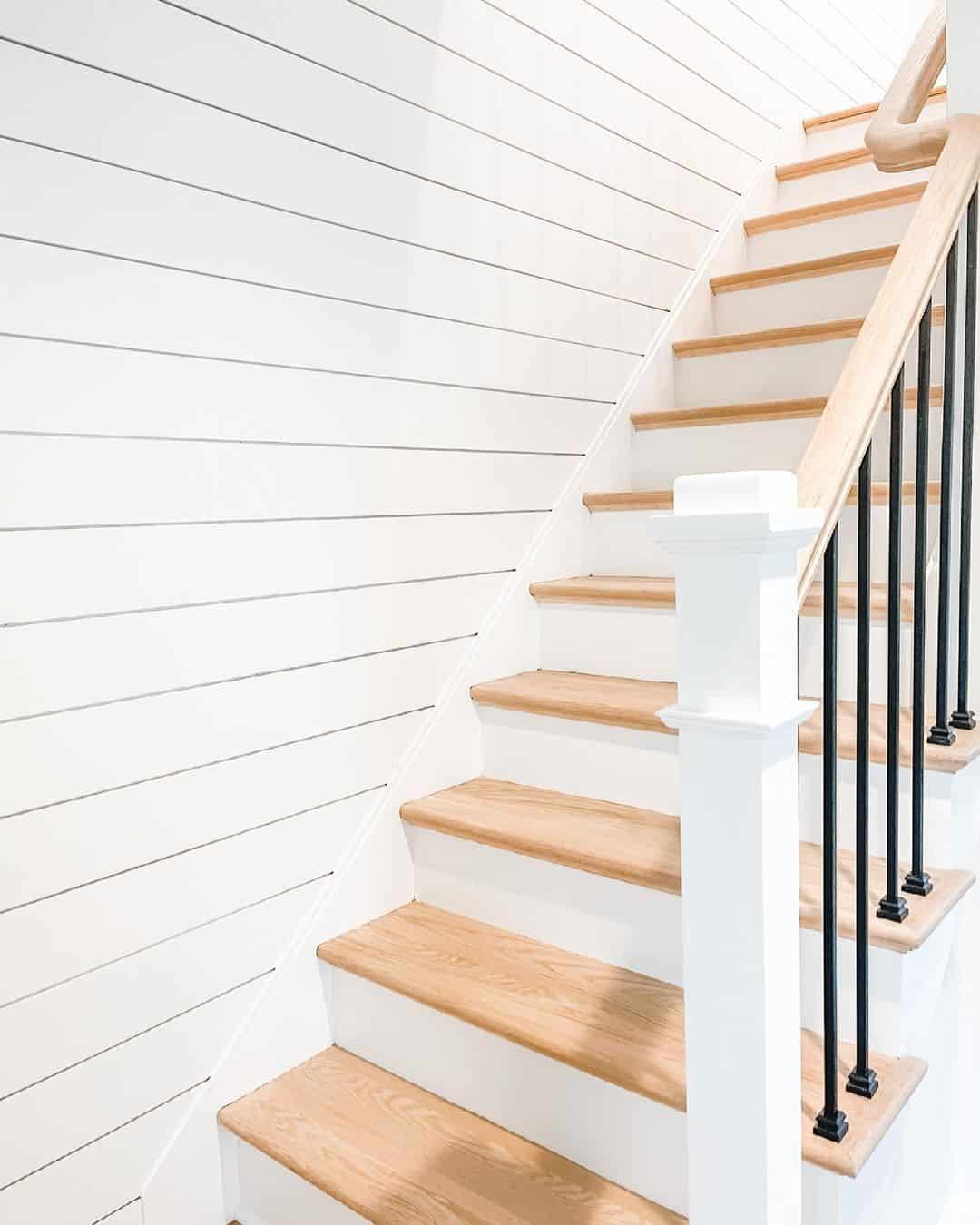 24 Shiplap Staircase Inspirations for a Farmhouse Vice