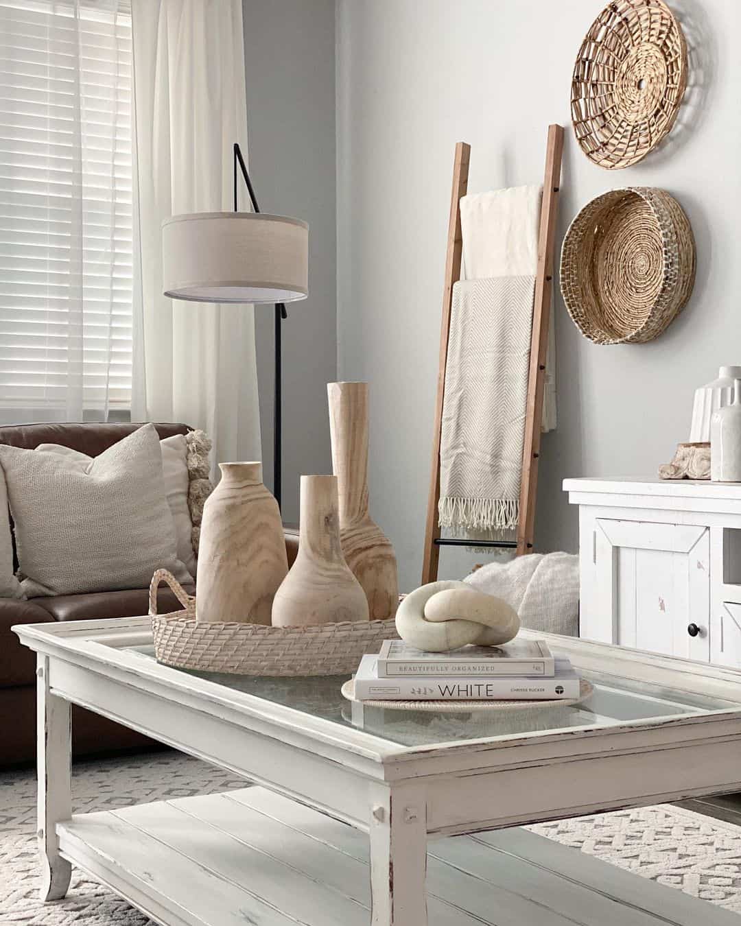 Wooden Blanket Ladder With Beige and Gray Throws - Soul & Lane