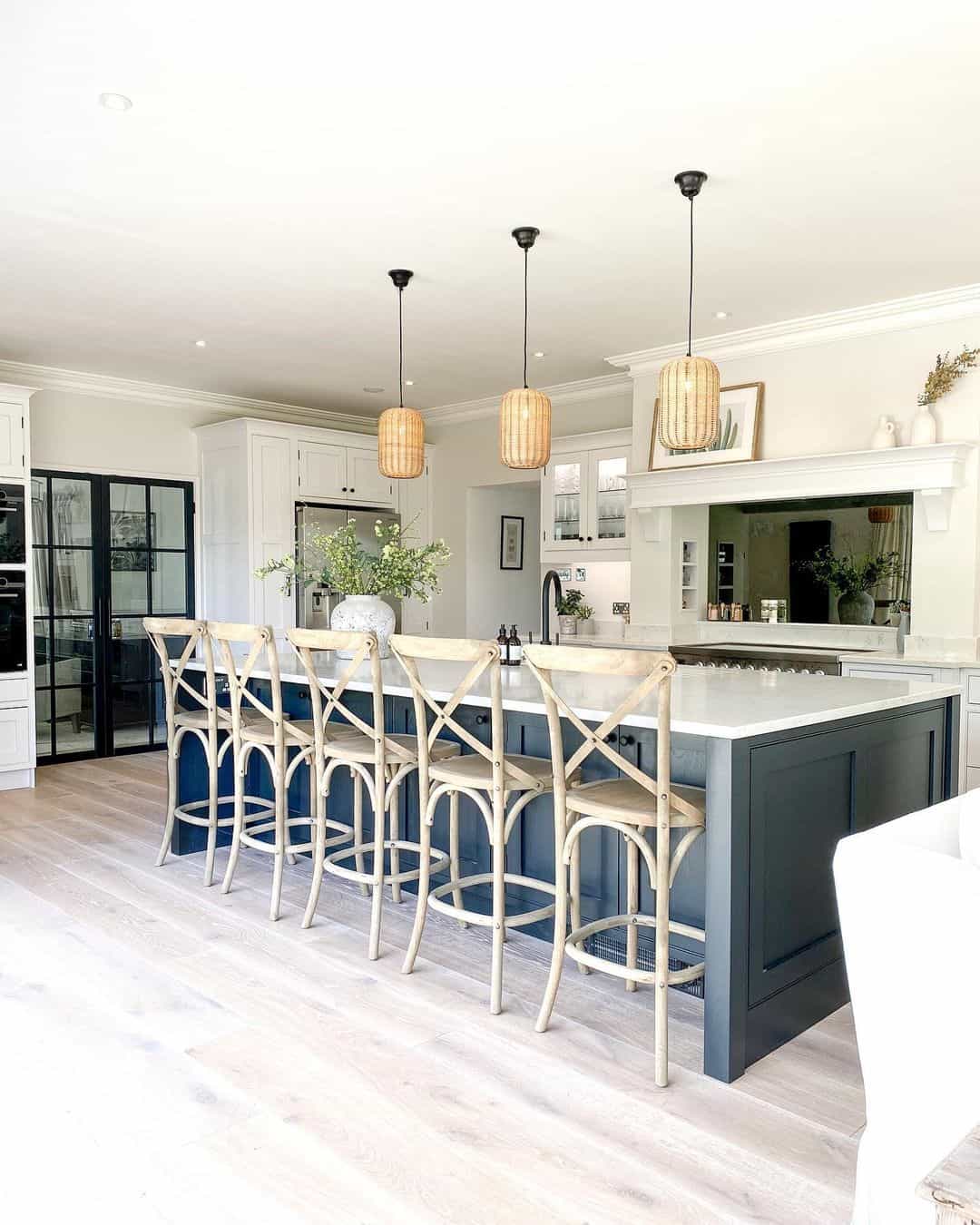 36 Kitchen Island Pendant Lighting Ideas to Accessorize Your Space