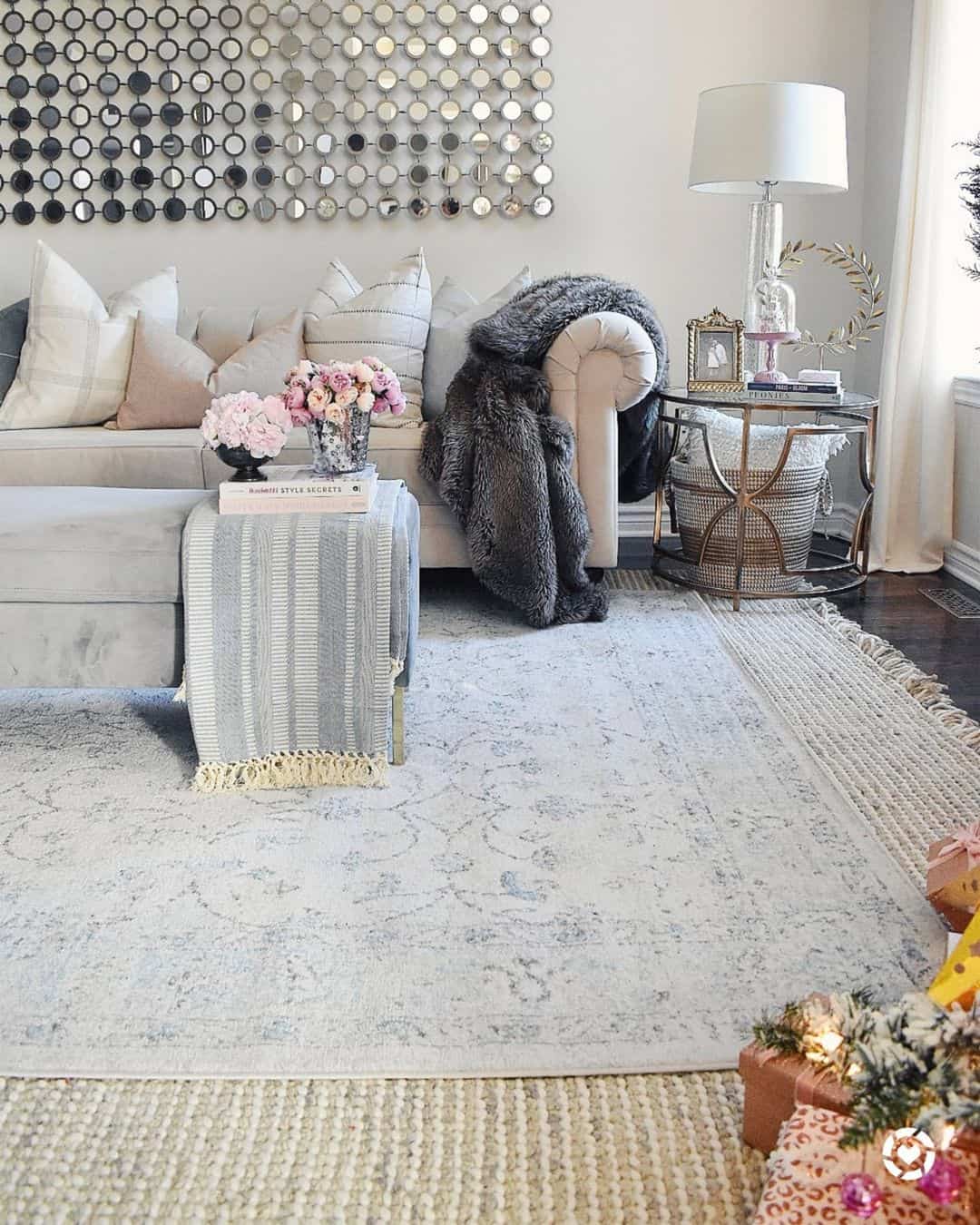 29 Bold And Creative Layered Rug Styles For Living Rooms