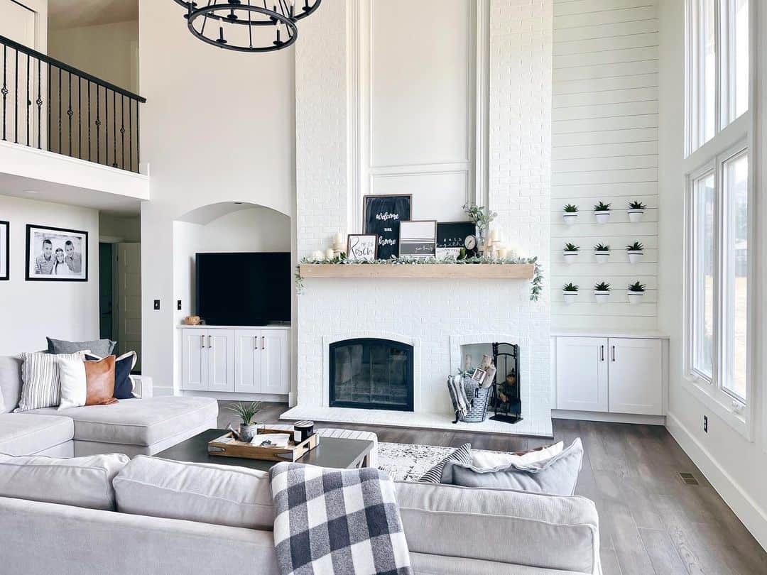 Bright Living Room With High Ceilings - Soul & Lane