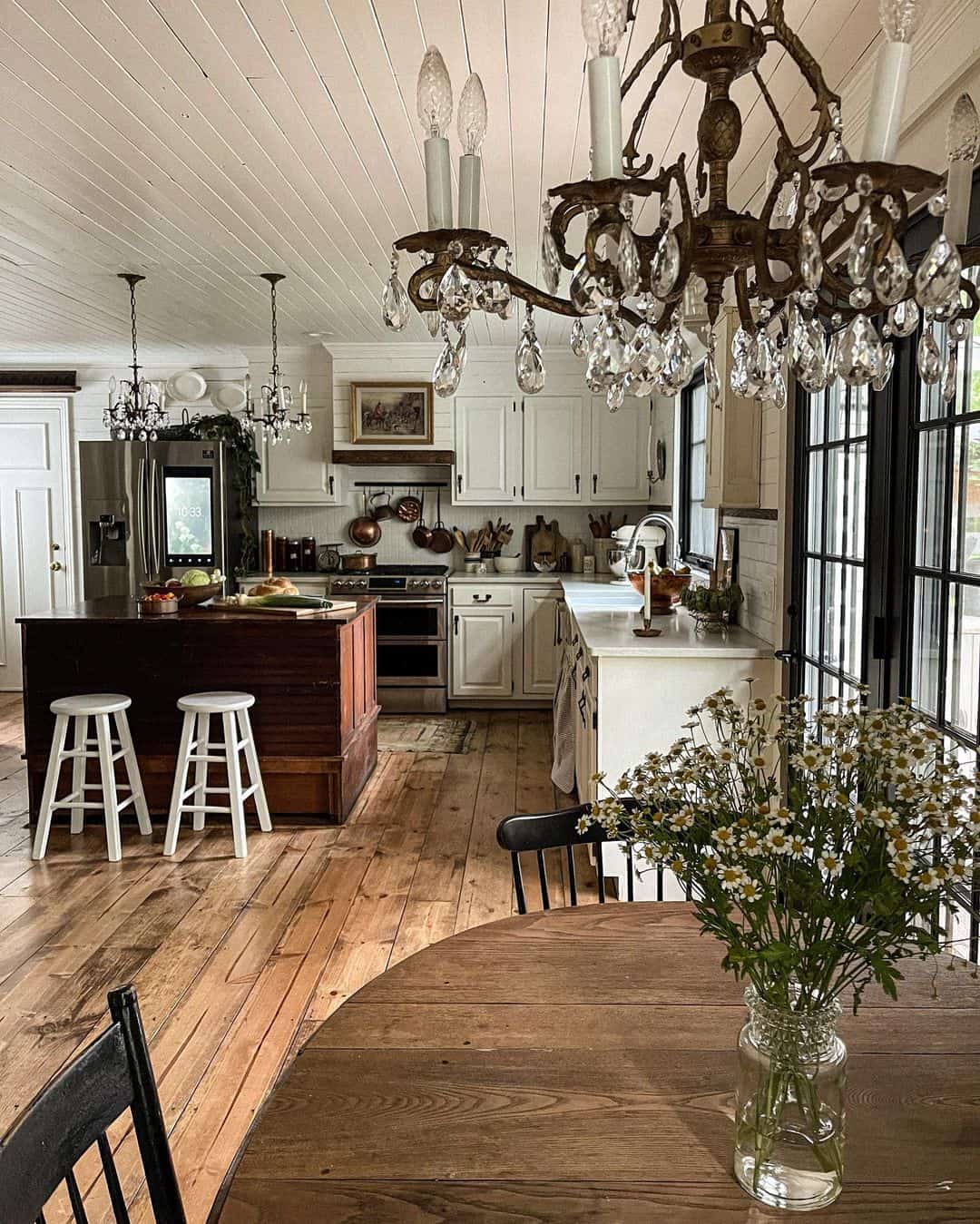 Classy Vintage-Styled Kitchen - Soul & Lane
