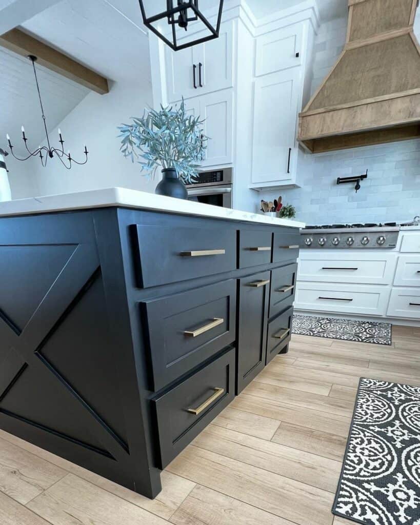 32 Kitchen Cabinet Hardware Ideas That Will Turn Heads