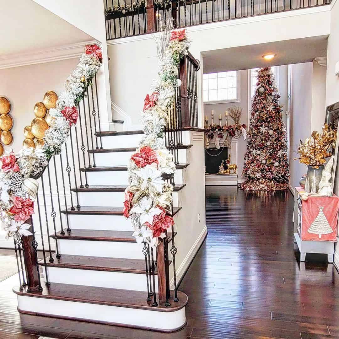 35 Staircase Christmas Decorations to Elevate Your Home