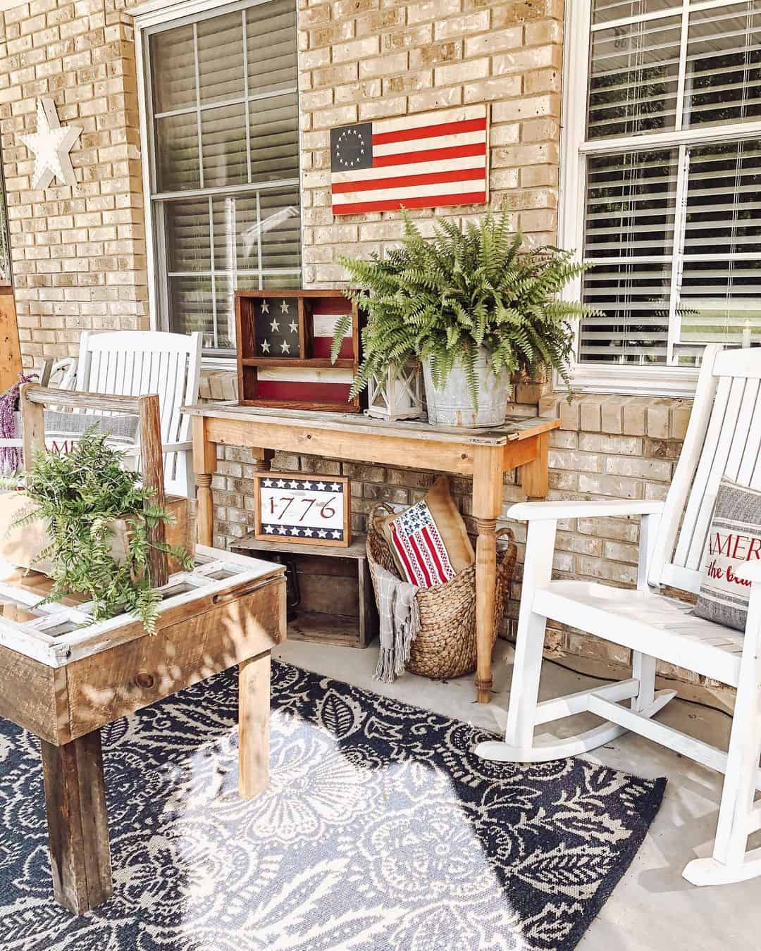 Front Porch Flag Décor - Soul & Lane