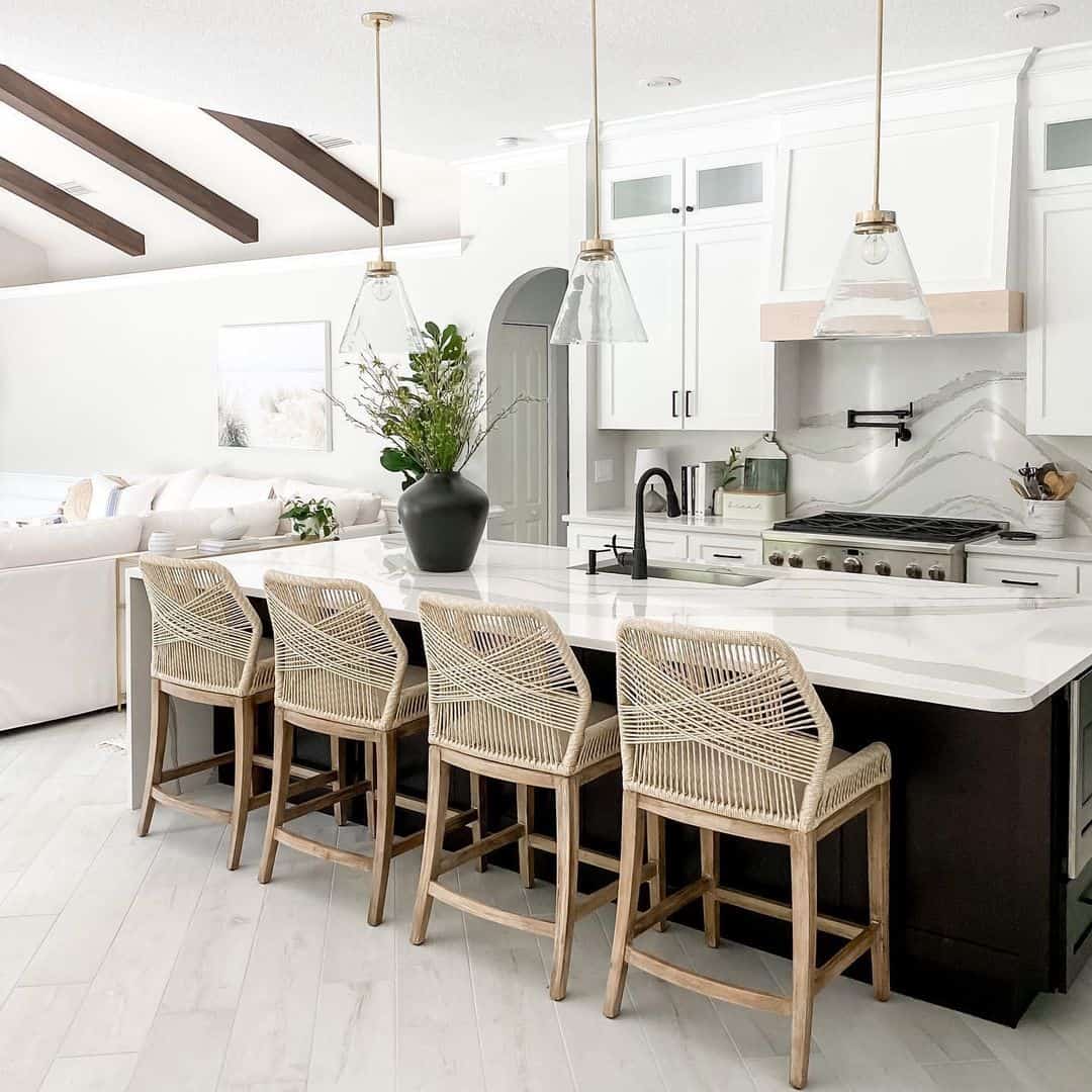 28 White and Gold Kitchen Pendant Light Ideas for a Sizzling Home